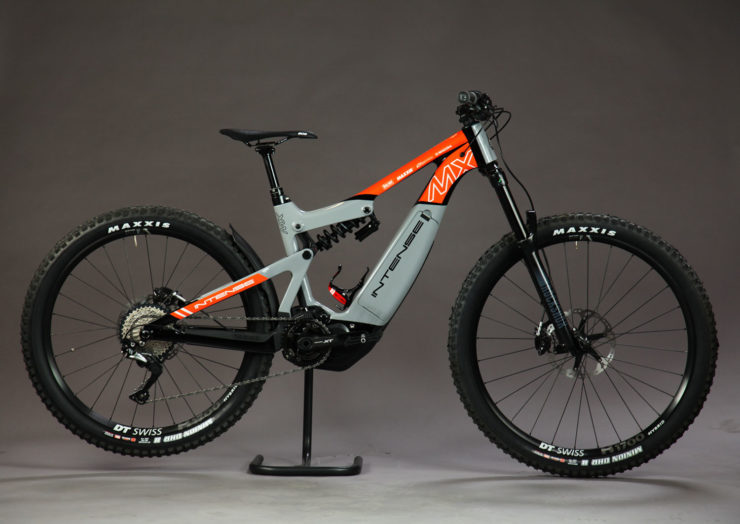 Intense Tazer MX mit Motocross-inspirierten Komponenten ab Herbst in ...