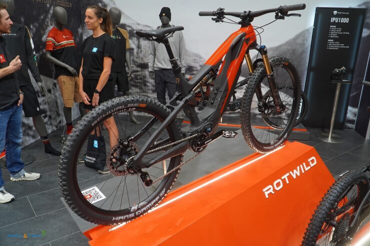 Rotwild 2024 – R.X1000 mit Pinion MGU und erstes E-Gravelbike R.R275X ...