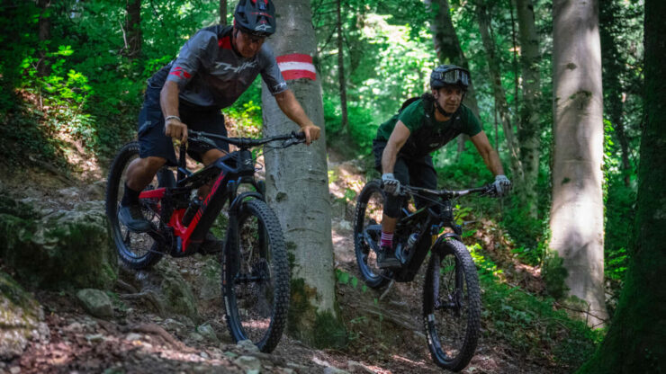 THOK E-Bikes-CEO hebt ab in die Lüfte mit Red Bull Rekordpilot Dario ...