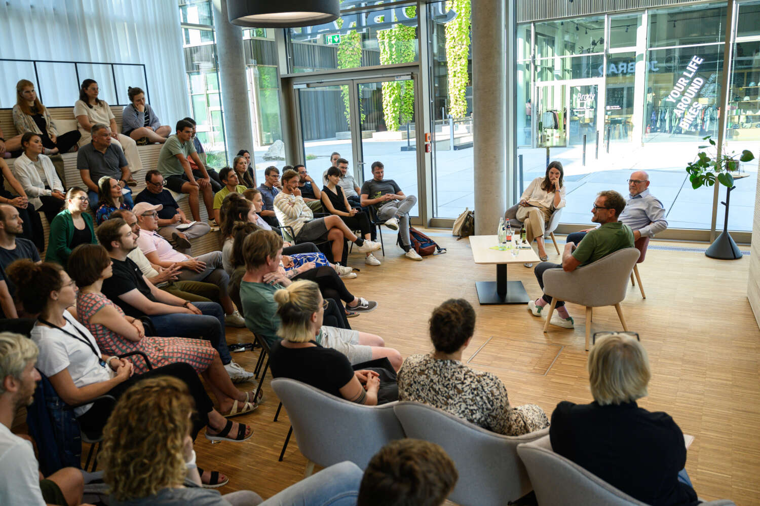 Wirtschaft und Politik zu Besuch bei JobRad - Pedelecs und E-Bikes