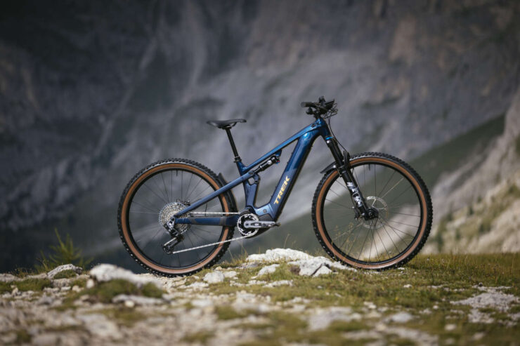 Trek 2025 – neue Powerfly E-MTB-Modelle mit aktuellstem Performance ...