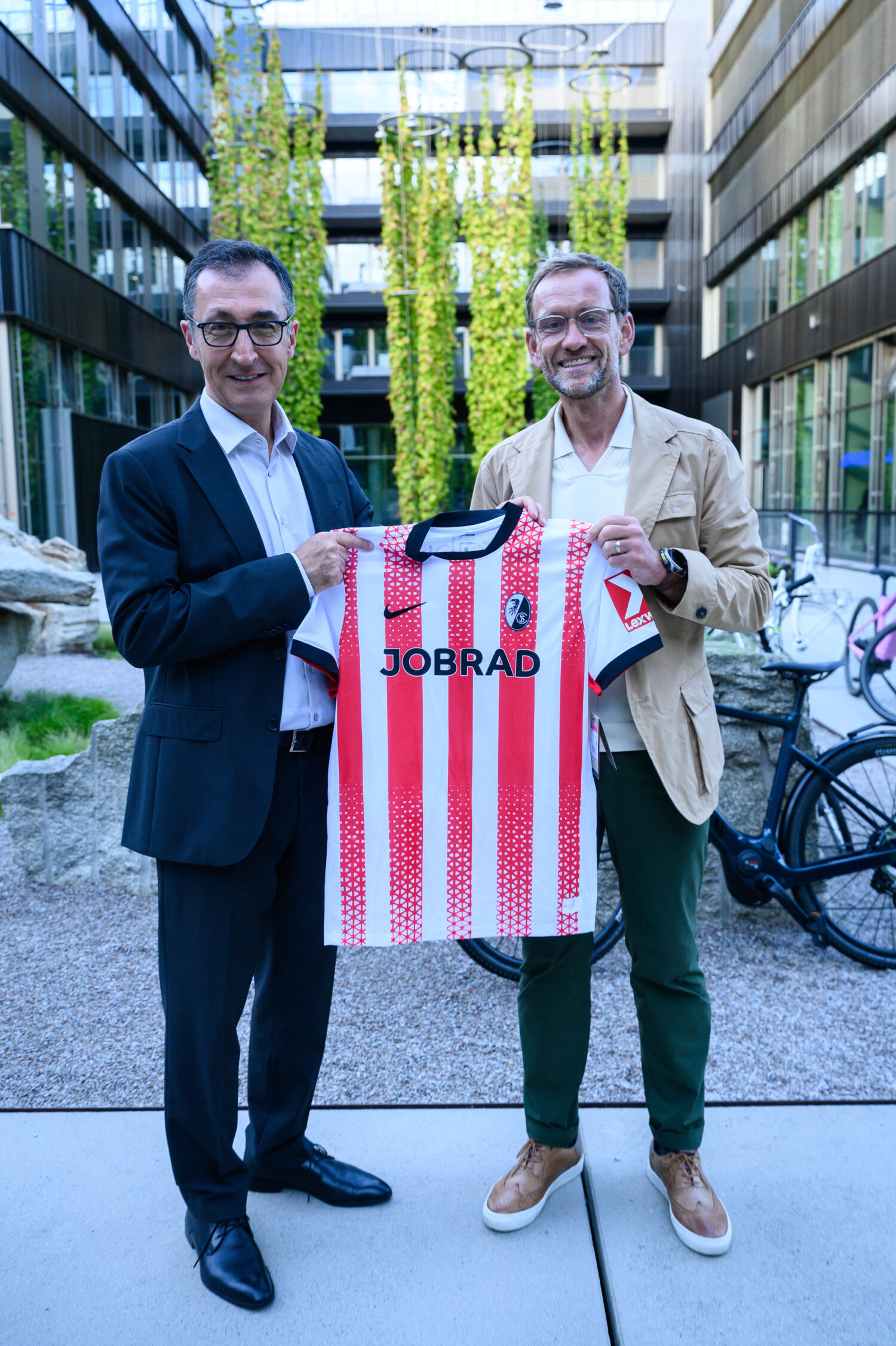 Cem Özdemir im Gespräch mit JobRad-Gründer Ulrich - Pedelecs und E-Bikes